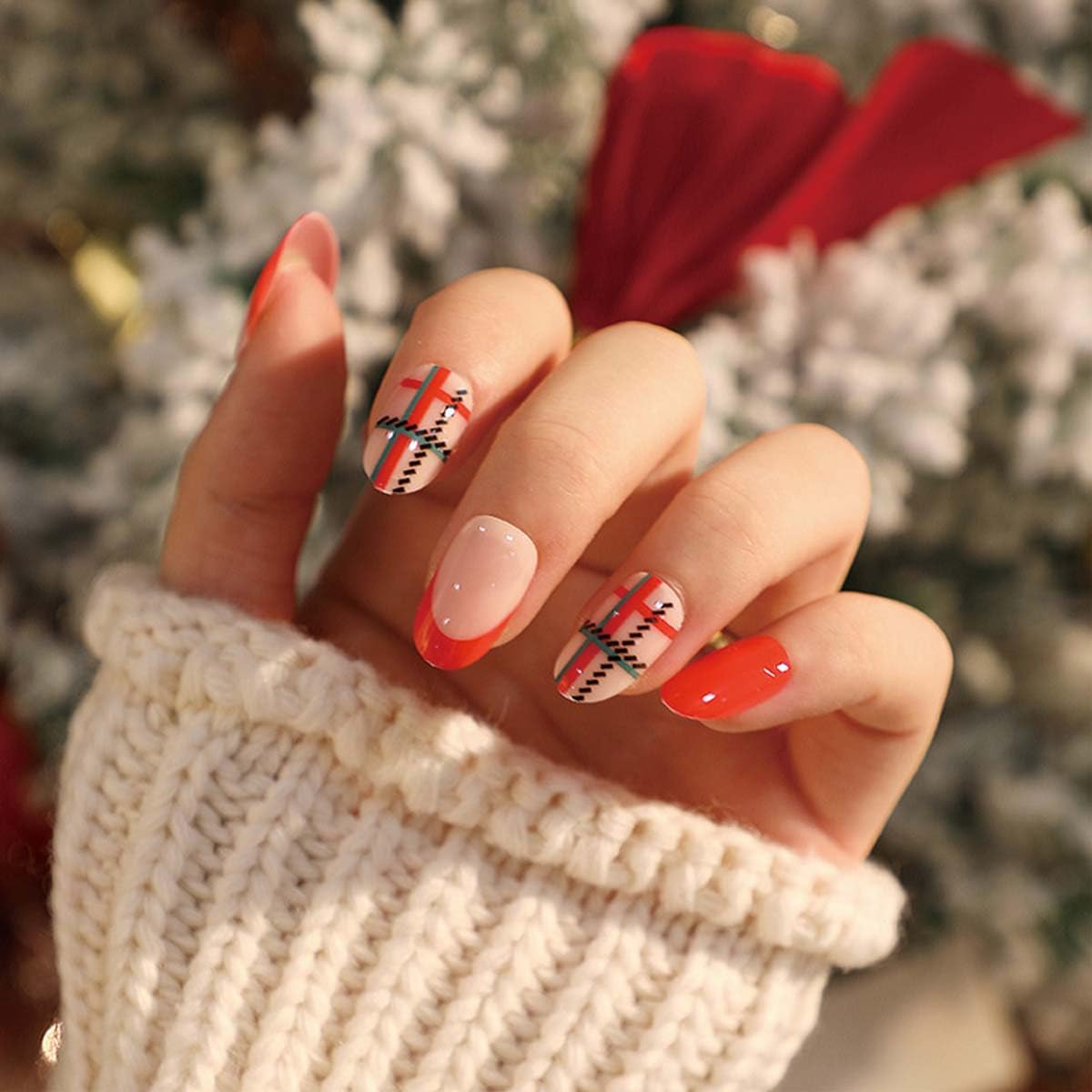 23 Cute and Simple Red Nail Designs – EditmyNails.com – Edit my Nails