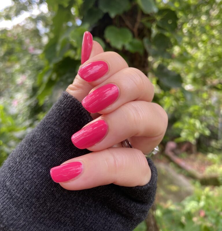 What Is a Russian Manicure? Pros, Cons, Price & Is It Safe? – Edit my Nails